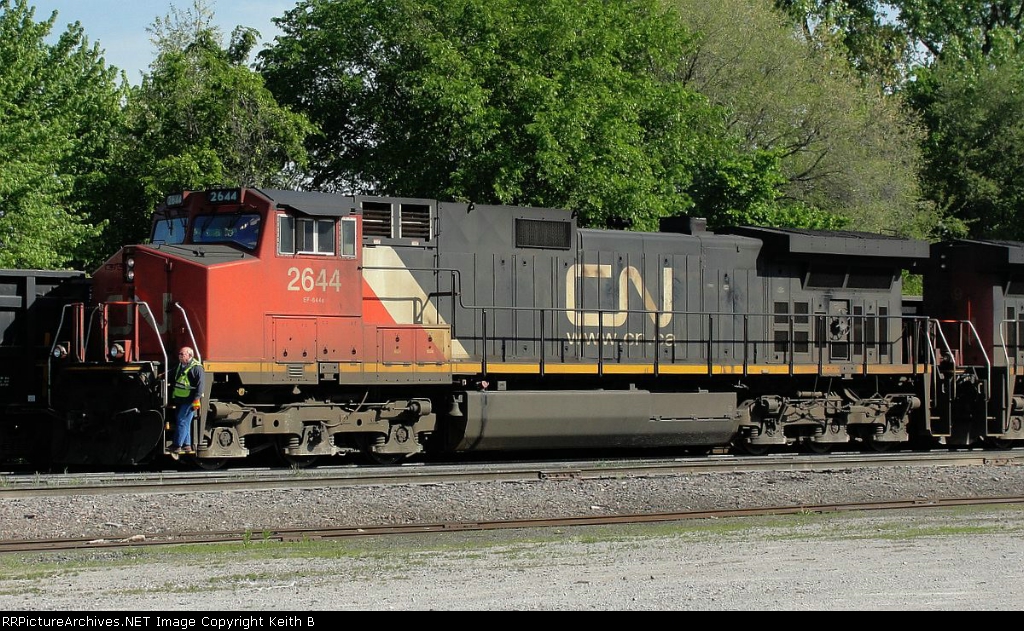 CN 2644